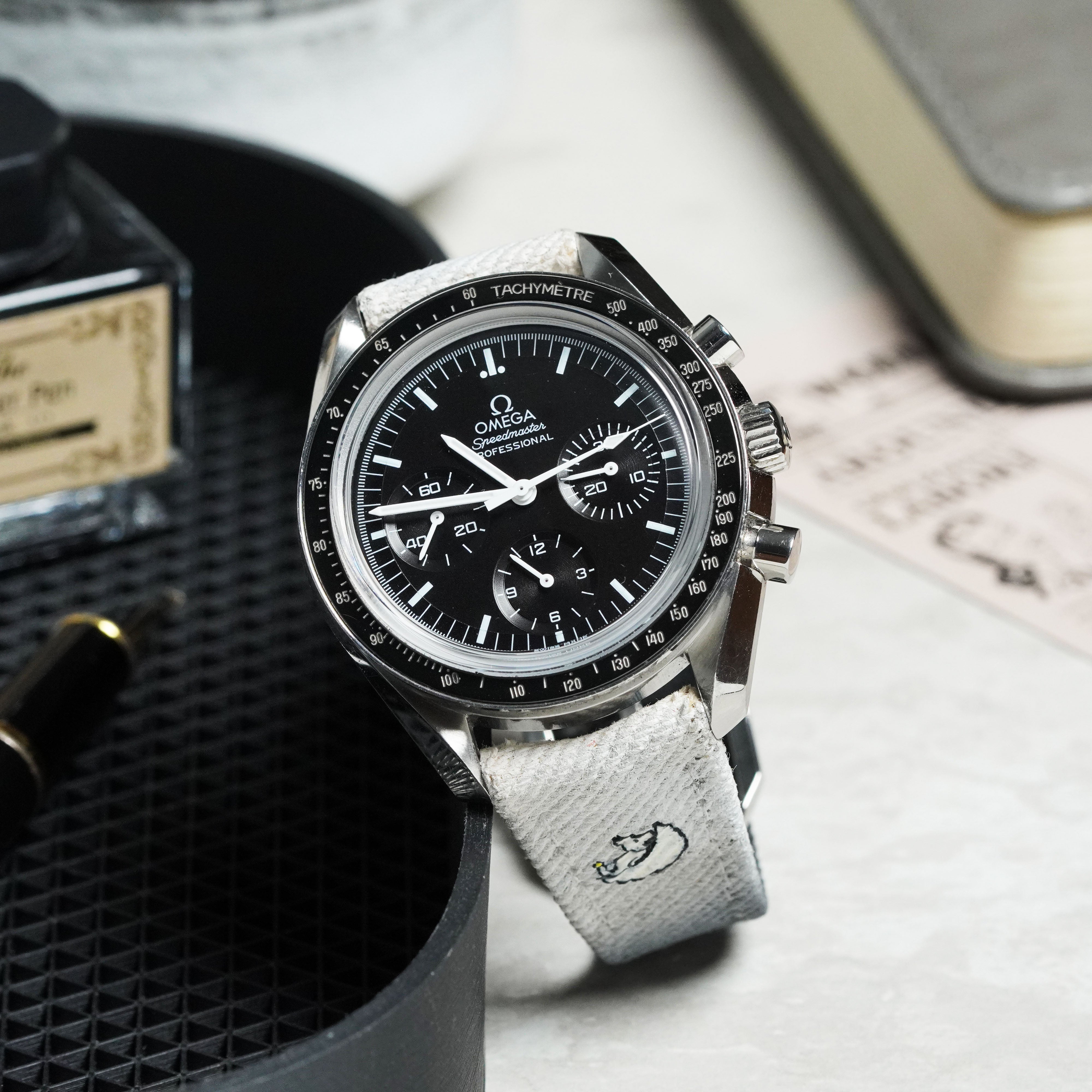 Omega Straps - White Black Denim Two Tone Snoopy Strap – GunnyStore